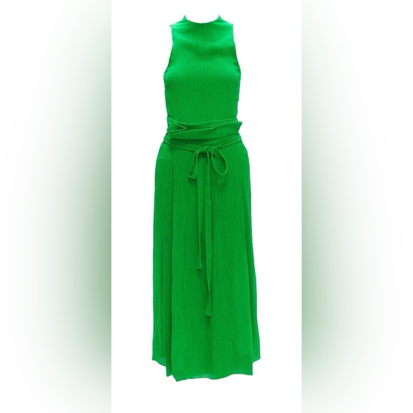 Protagonist | Skirts | Kelly Green Plisse Silk Lined Top And Skirt Set ...